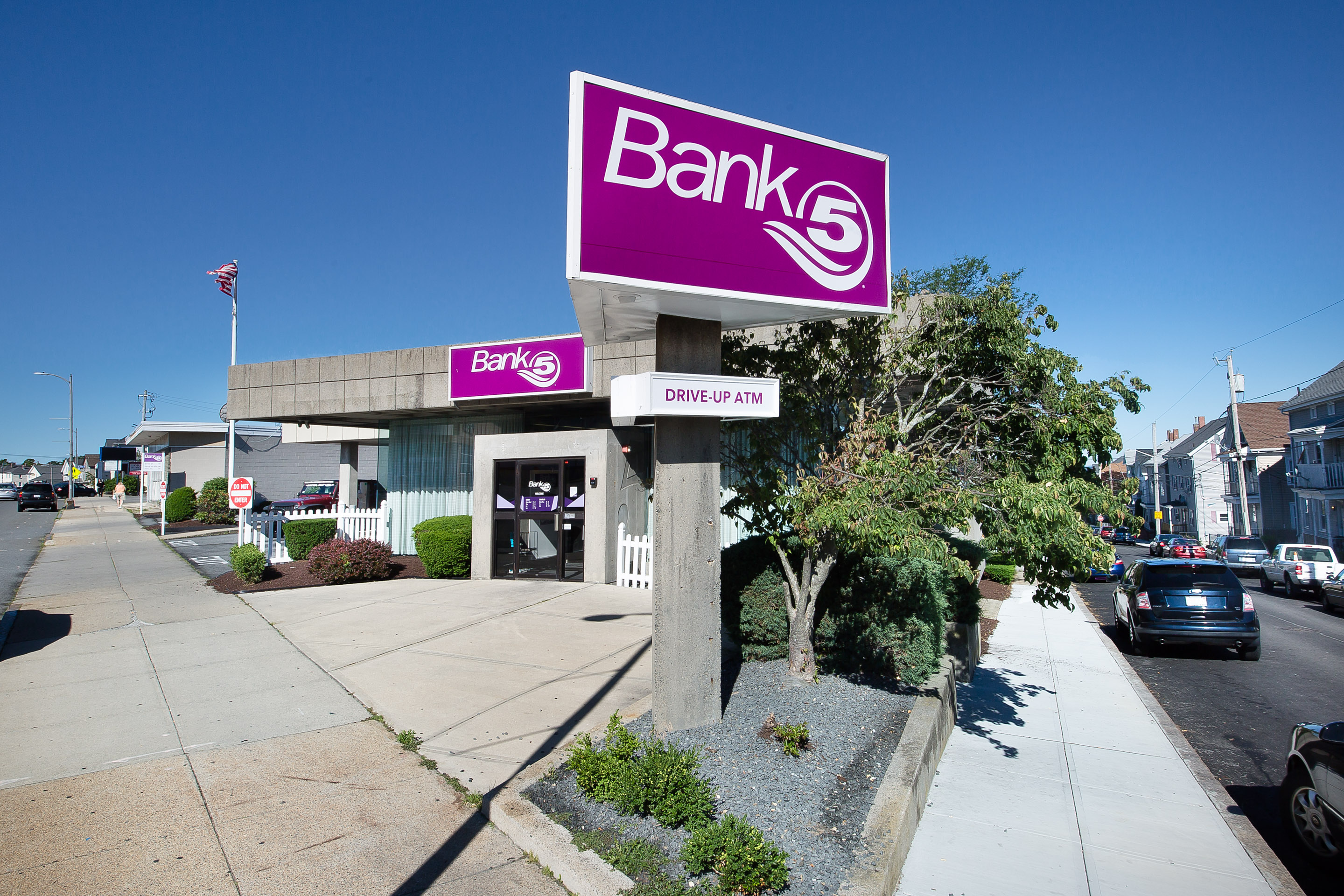 Fall River MA Bank - South Main St. | Loans | Mortgage | BankFive